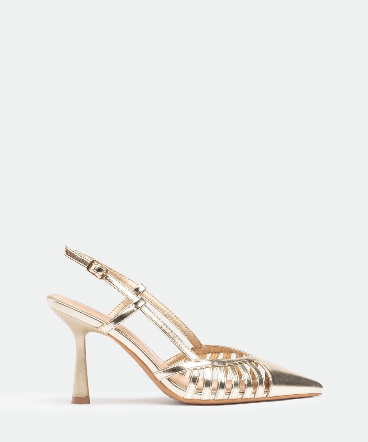 Tacones Dorados Con Punta Cerrada